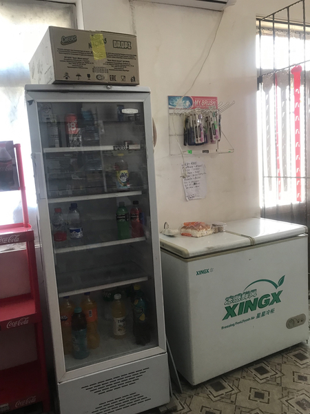 Продается холодильники, морозильник и полки для магазина.