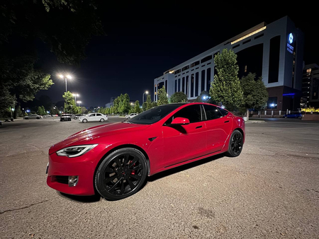 Продаётся Tesla model S performance год 2018