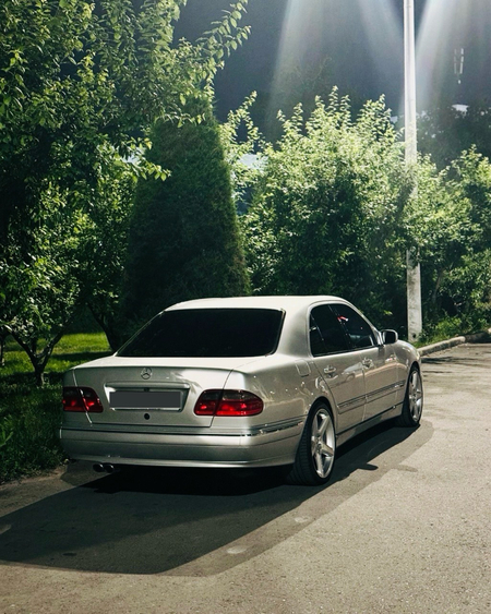 Mers 210 Eleganse  2000 год