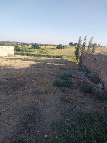 Quruq yer sotiladi