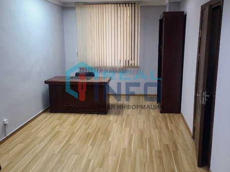 Сдается офис в бизнес центре в Яккасарайском р-не 55 кв 2 комн