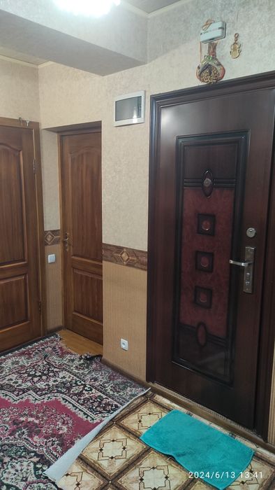 Обменяю 4-комнатную квартиру на добротный дом в районе Рисового базара