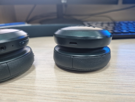 JBL LIVE 400BT наушники