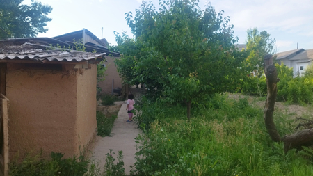 Sroshna uy sotiladi Parkent tumani Samsarak MFY Samsarak koʻchasi 15 u