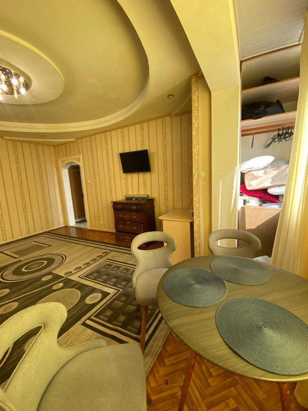 Кадышева 1-комнатная 7/9 44 м² зал 5х5 м хор.сост часть мебели техники