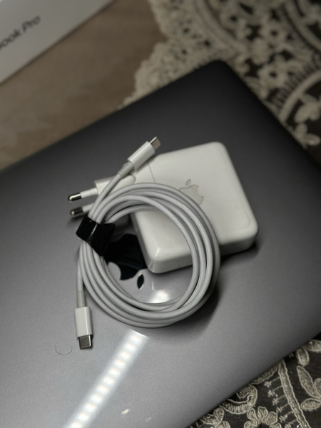 Apple macbook pro m1