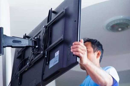 Установка кранштейн для LCD Smart TV телевизоров.