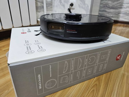 ПРОДАМ Мощный  Робот-пылесос Roborock S6 Max-V (со всеми наворотами).
