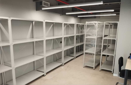 Полочные стеллажи для складских и в магазинах, офисах и архивах