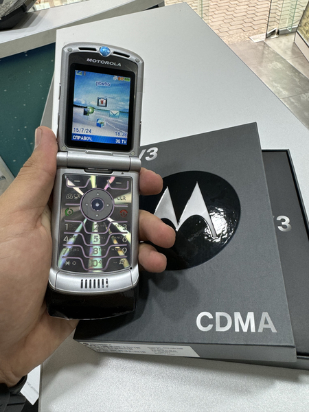 V3 Motorola razr