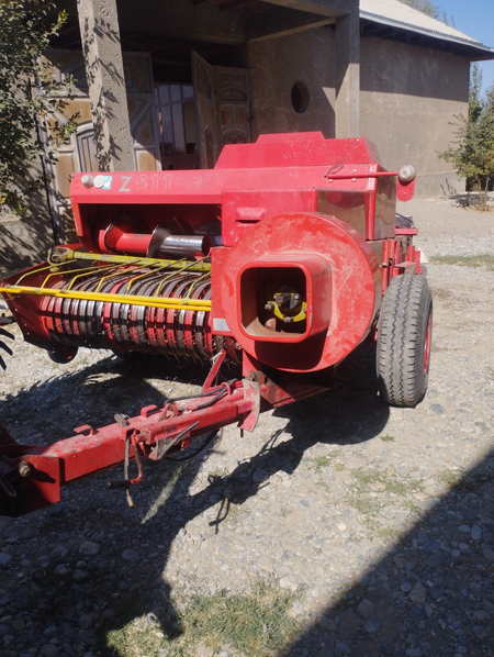 Mtz 80 traktor  pres padbor zet 511.sotiladi.