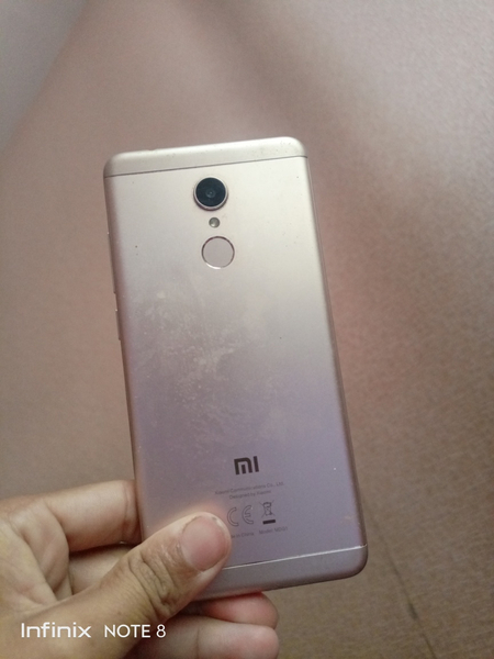 Redmi 5   sotiladi