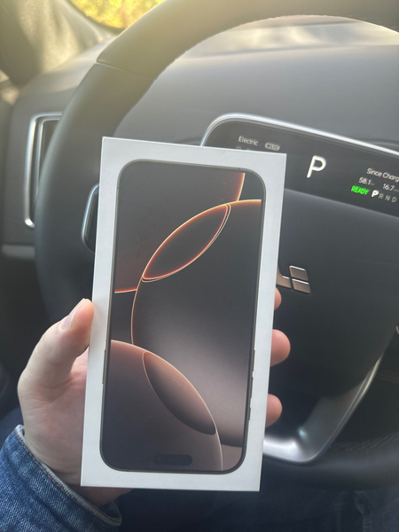 Продается IPHONE 16 Pro Max 256GB Desert Titanium E-Sim Америка.
