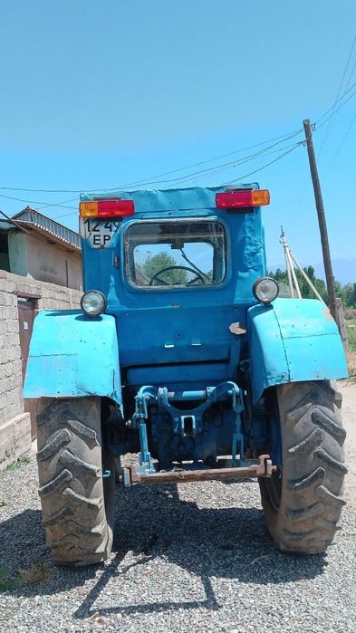 Traktor t40 sotiladi