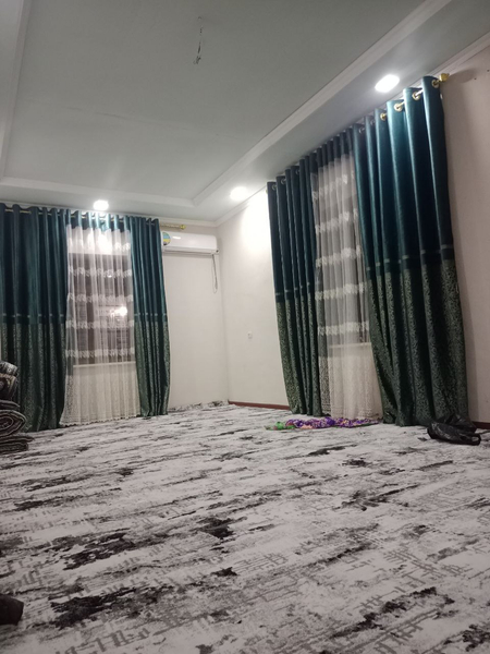 Uy sotiladi10 sutuk svet suv gaz hamma narsa bor Narxi 350