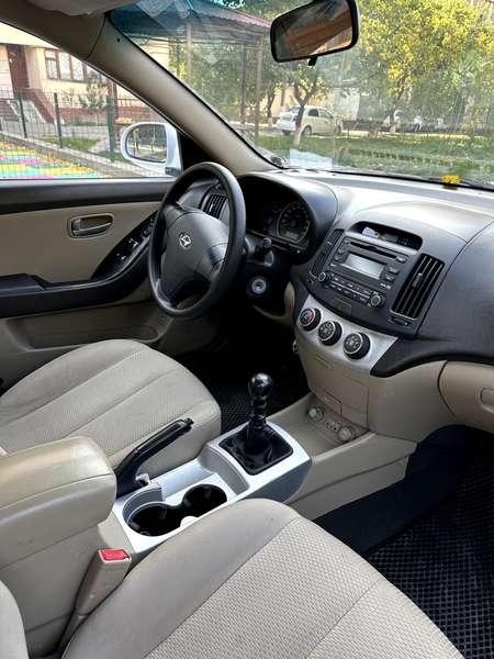 Hyundai Avante 1.6