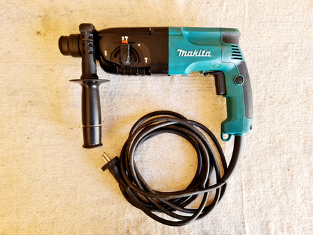 Перфоратор Makita HR2450 Y