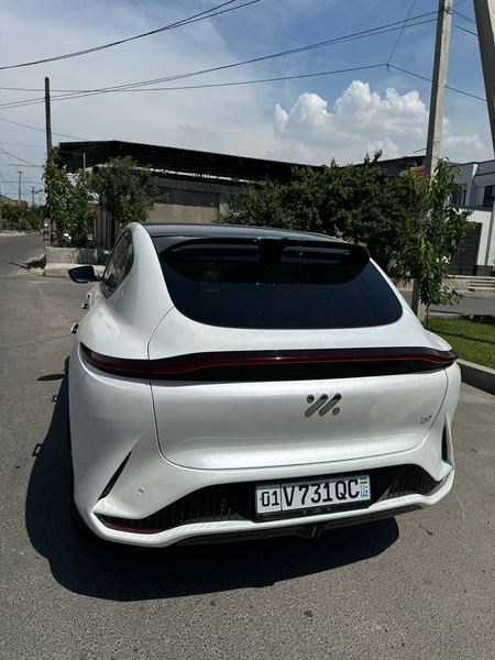 Элкторомобил IM LS7