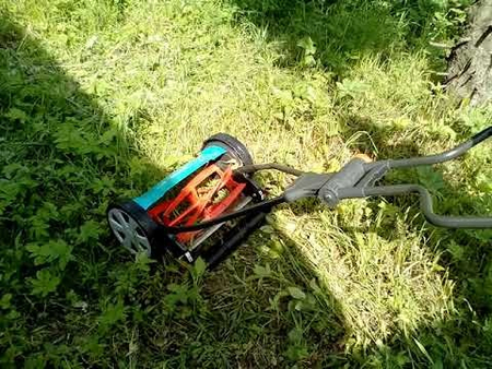 Механическая газонокосилка Bosch AHM 30