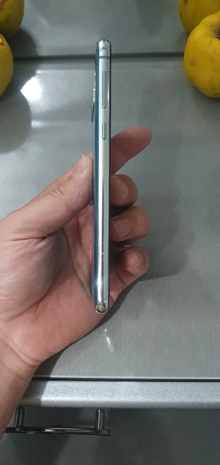 Samsung s10 e xolati yaxshi