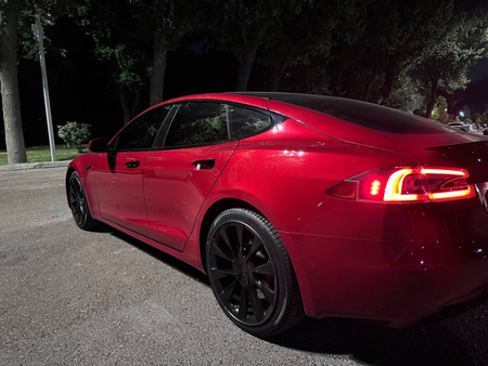 Продаётся Tesla model S performance год 2018