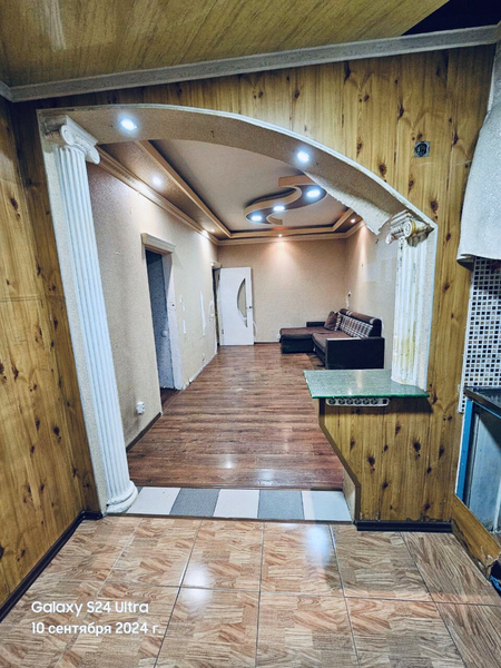 Продажа 1 ком кв. Массив Феруза ( 1-этаж ).