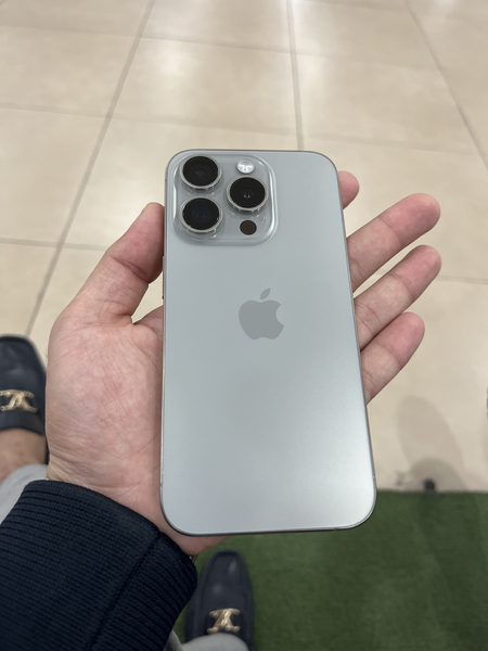 Iphone 15 pro holati ideal 128 talik 1 xafta bugan ochilganiga
