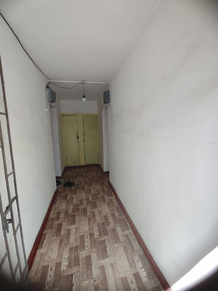 Яшнабадский р-н. Панельный. 2-х комн. 2-й этаж. 47м².
