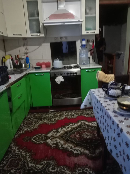 Quyu Chirchiqda 24 sotih uy sotiladi