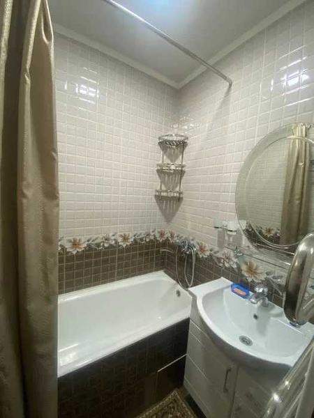 Срочно сдается 3/2/9 квартира 60 м² Ц-4 Ор-р: ТЦ Шедевр  (ХМЕ)