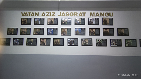 Reklama yonuchan xarfla baner