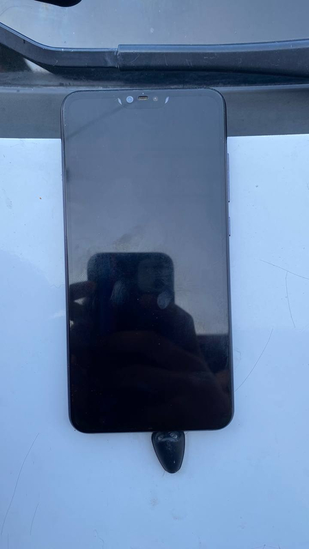 Mi 8 lite 4/64 srochna sotilad