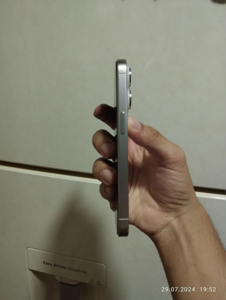 продается iphone 15 pro