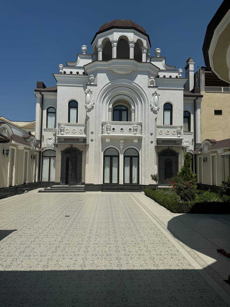 Аренда люкс дома, вилла  в столице на Луначарском .