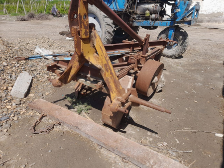 Qazoģiston DT 75