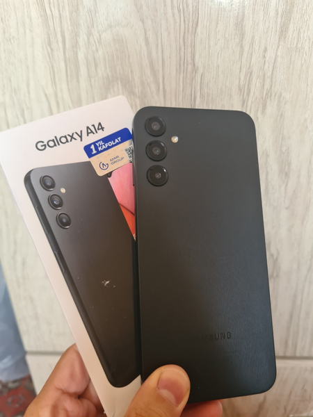 Samsung Galaxy A02s srochno sotiladi
