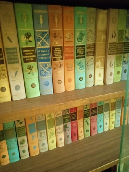 Продаются книги. Разные.