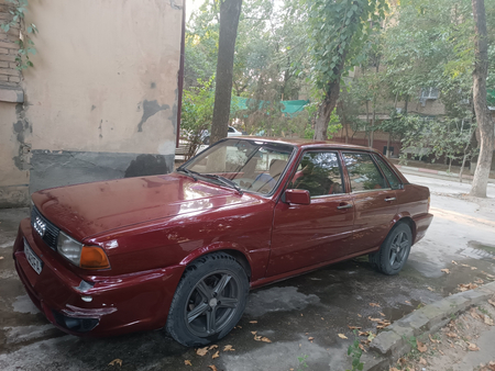 Ауди 80 1982 г. На запчасти