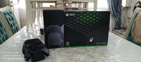 Срочно продам Xbox series X в идеальном состоянии