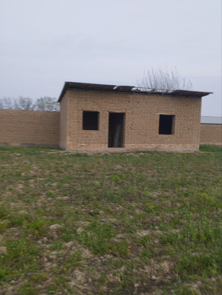 Uchastka sotiladi