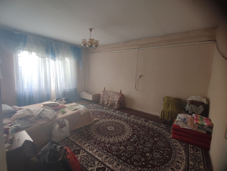 Срочно!!! 3-х комн кВ. 2-й этаж. 100м². Бектемирсий р-н.