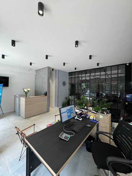 Срочно продается комерческое помещение 152 кв.м Яккасарайский ра