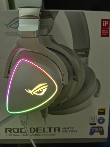 Asus ROG Delta White Edition
