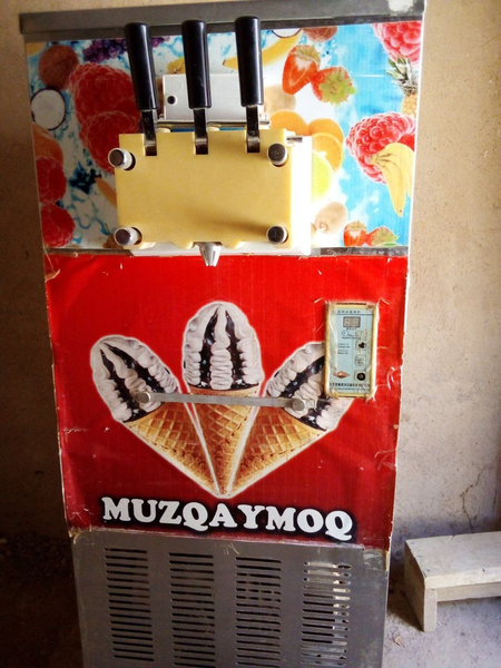 Muzqaymoq apparati shoshilinch sotiladi