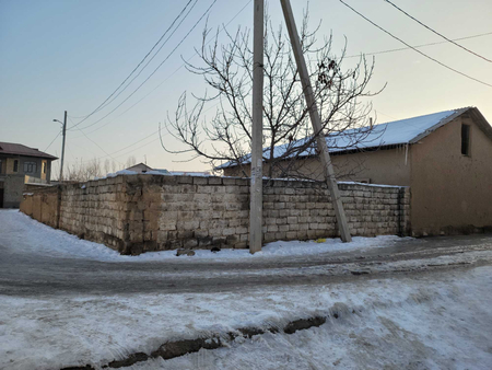 Продается дом с земельным участком в Яшнабадском районе!