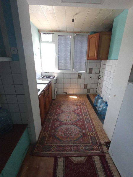 3 xonali 3 etajda joylashgan jixozlangan kvartira ijaraga beriladi