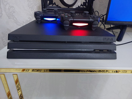 Продается PlayStation 4 Pro