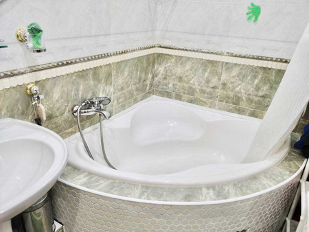 Продается 4 комнатная квартира ул.Лабзак 115 м.кв