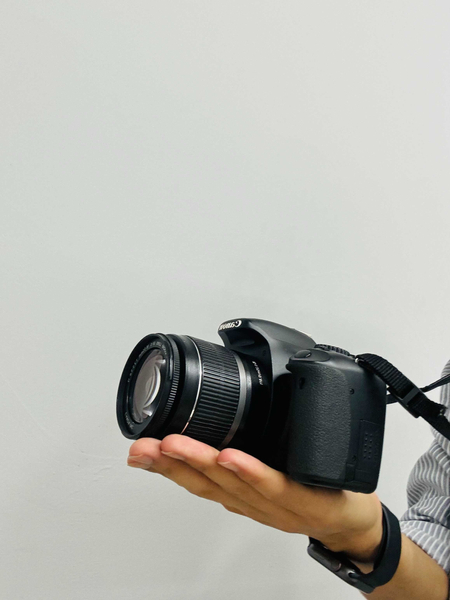 Canon EOS 550D (Rebel T2i) fotokamera - ideal holatda | Камера