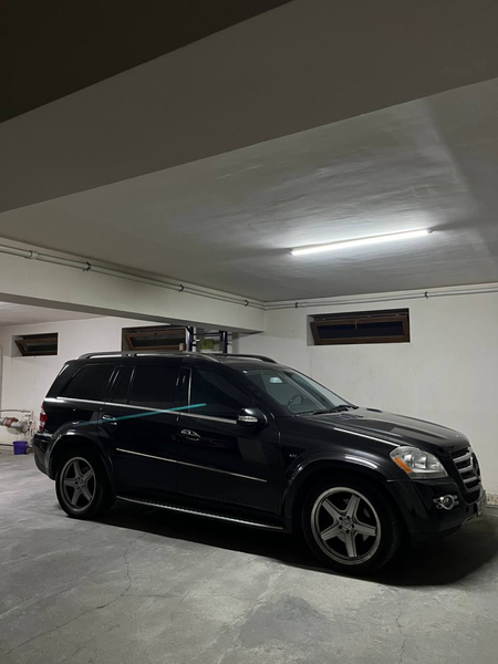 Mercedes-Benz Gl550